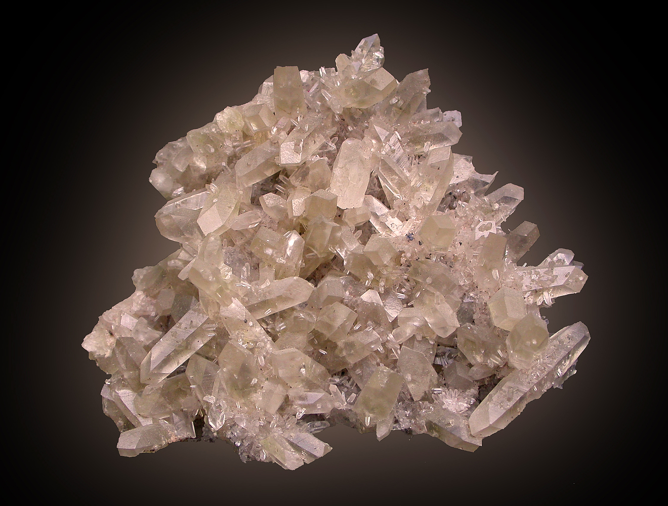 Smithsonite: Mineral information, data and localities.