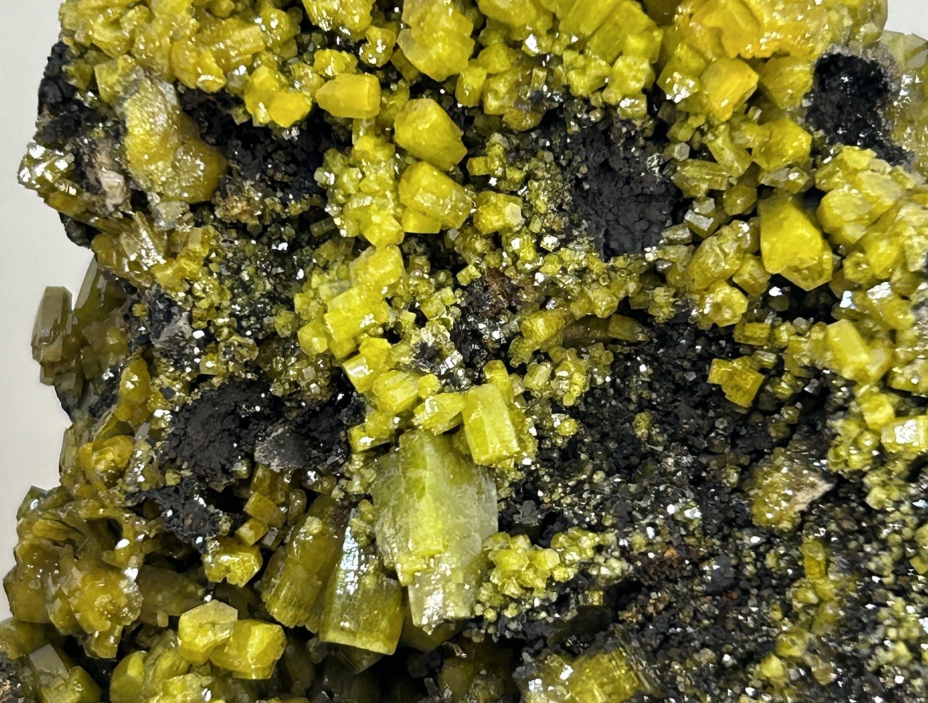 General : Not sure which locality: Bunker Hill or Broken Hill Pyromorphite?