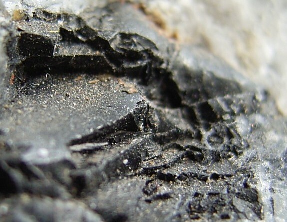 Impsonite: Mineral information, data and localities.