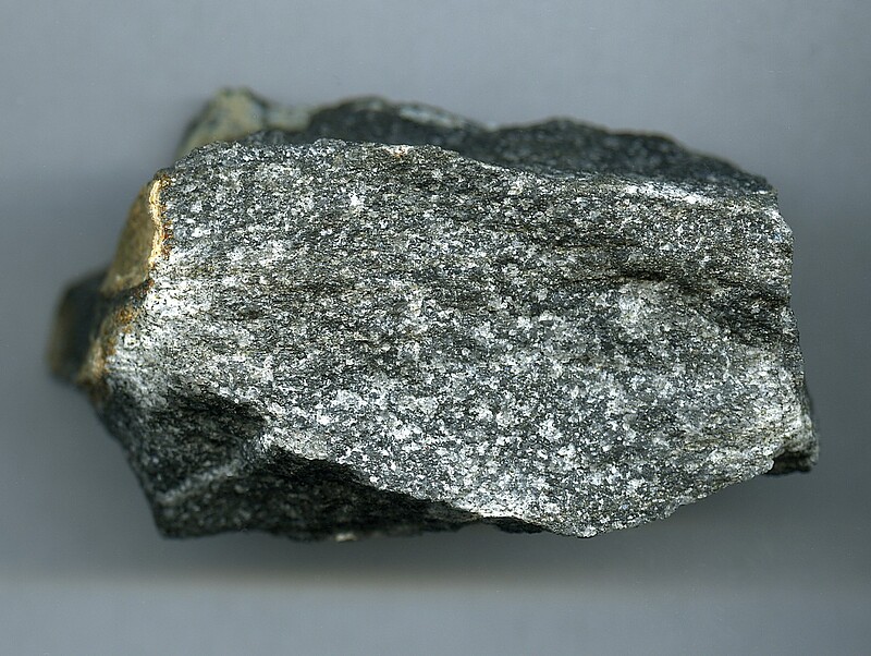 Merwinite, Gehlenite