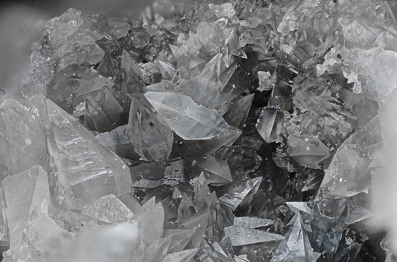 Alstonite: Mineral information, data and localities.