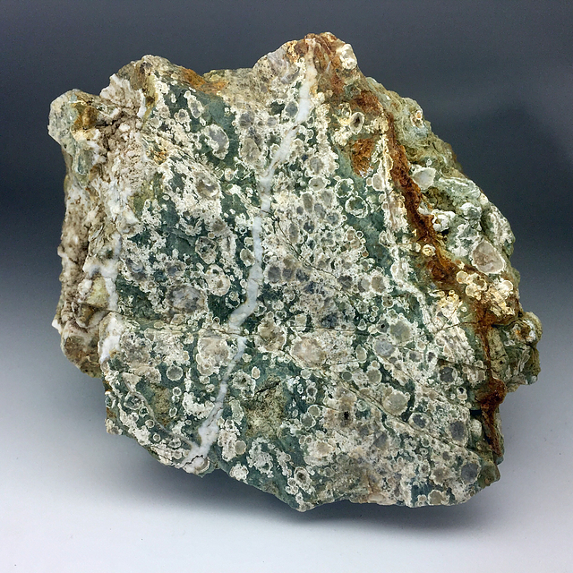 Rhyolite, Quartz (Var: Chalcedony), Quartz, Albite, Quartz (Var: Milky ...
