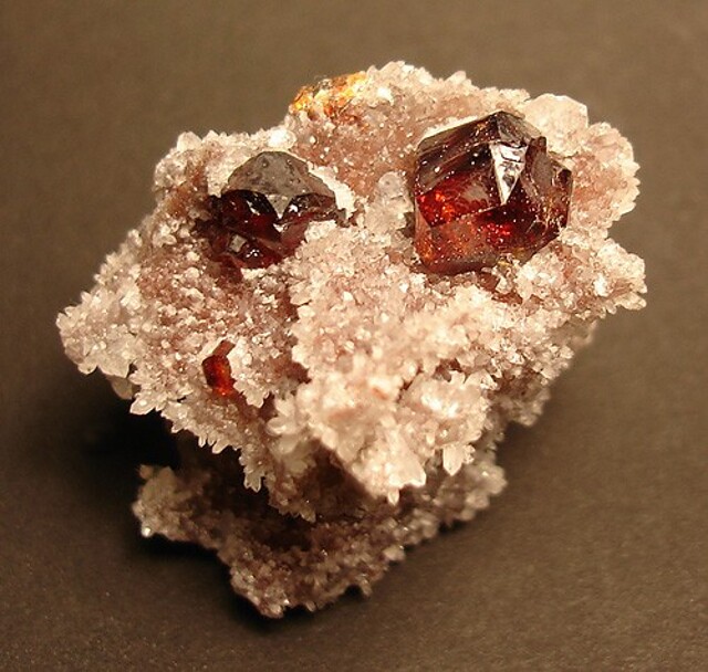 Sphalerite, Quartz