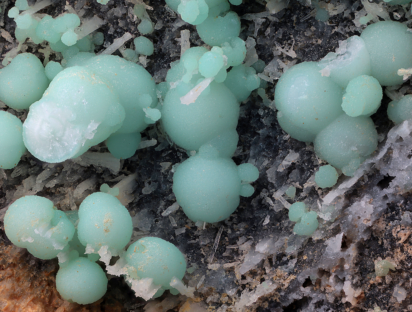 Faustite: Mineral information, data and localities.