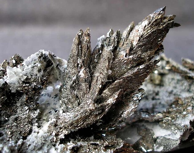 Löllingite: Mineral information, data and localities.