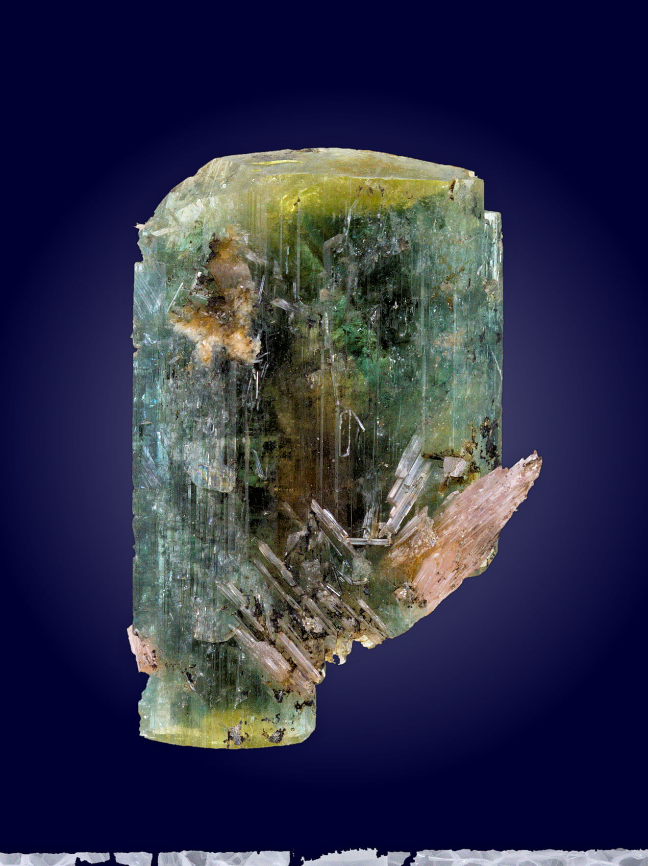 Hedenbergite, Ilmenite, Fluorapatite, Albite, Enstatite