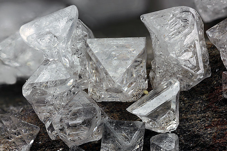 Arsenolite: Mineral information, data and localities.