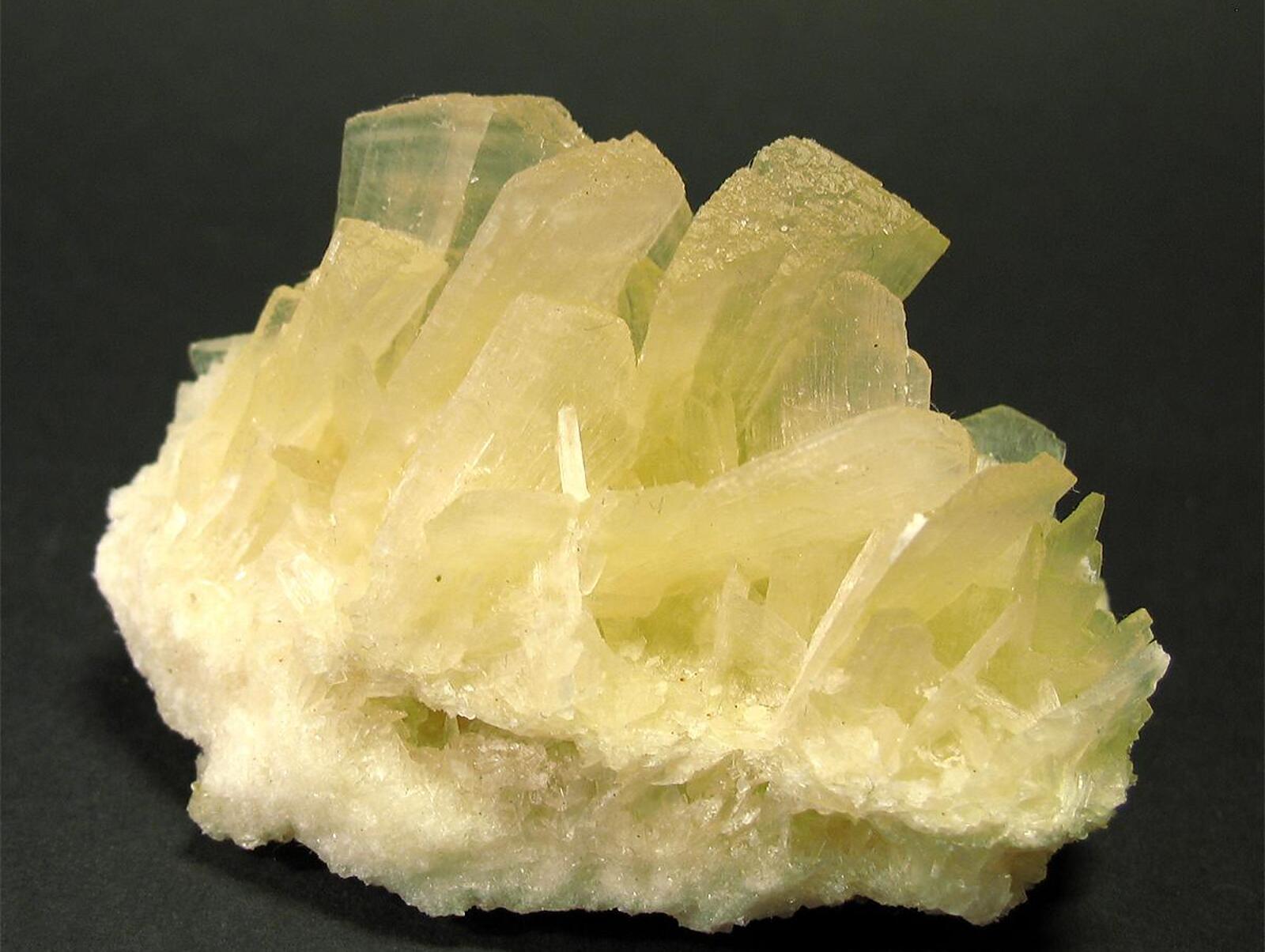 A sharp, terminated individual crystal of trona.Acquired from Richard ...