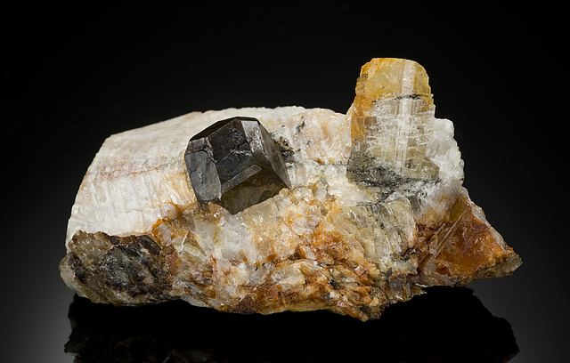 Sodalite, Richterite, Pyrite, Calcite