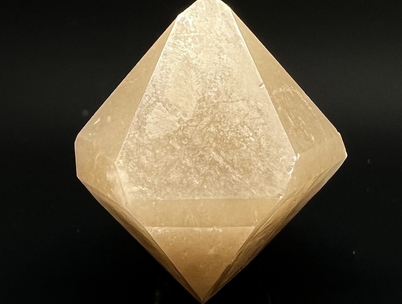 Pecos Diamonds: Mineral information, data and localities.