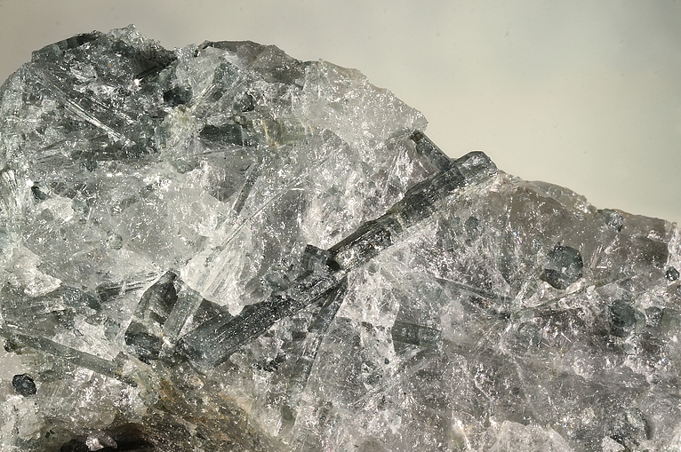 Magnesio-foitite: Mineral information, data and localities.