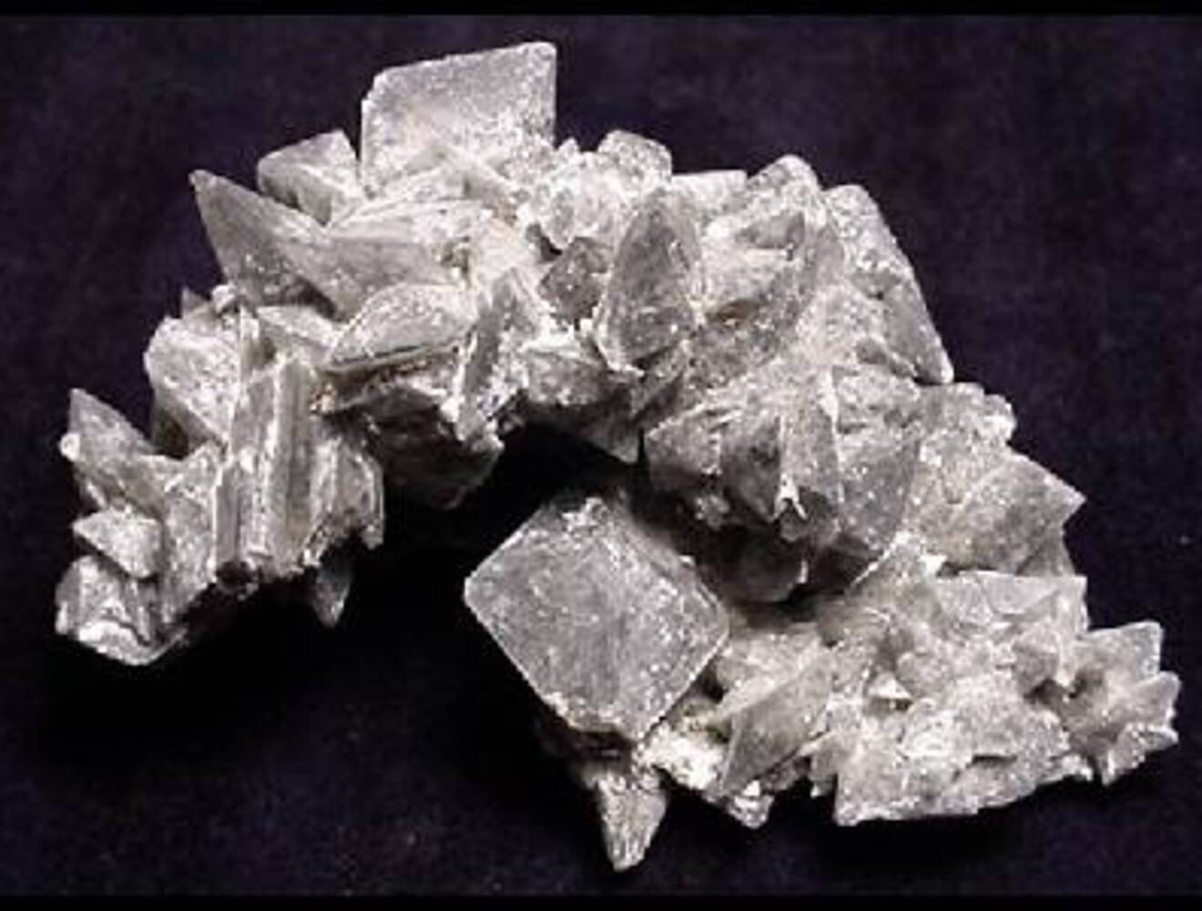 Thénardite: Mineral information, data and localities.