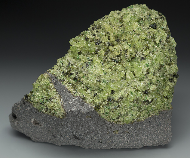 Peridotite: Mineral information, data and localities.