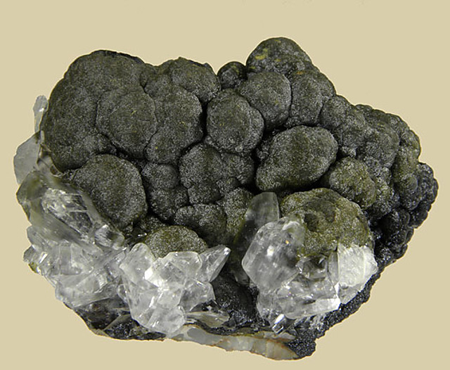 Mottramite, Calcite
