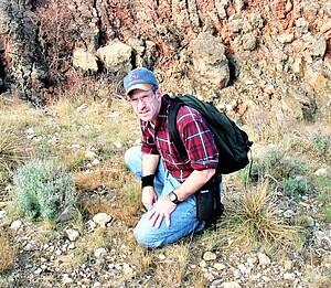 Stracherite: Mineral information, data and localities.