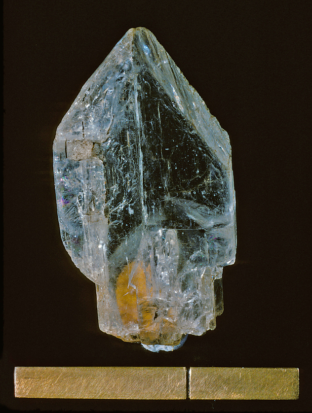 Edingtonite: Mineral information, data and localities.