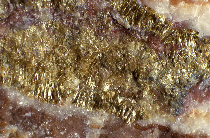 Cavoite: Mineral information, data and localities.