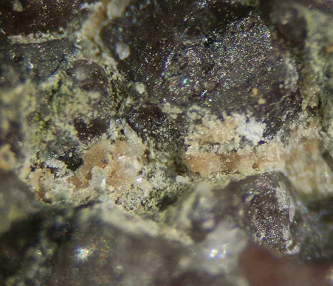 Graftonite-(Ca): Mineral information, data and localities.