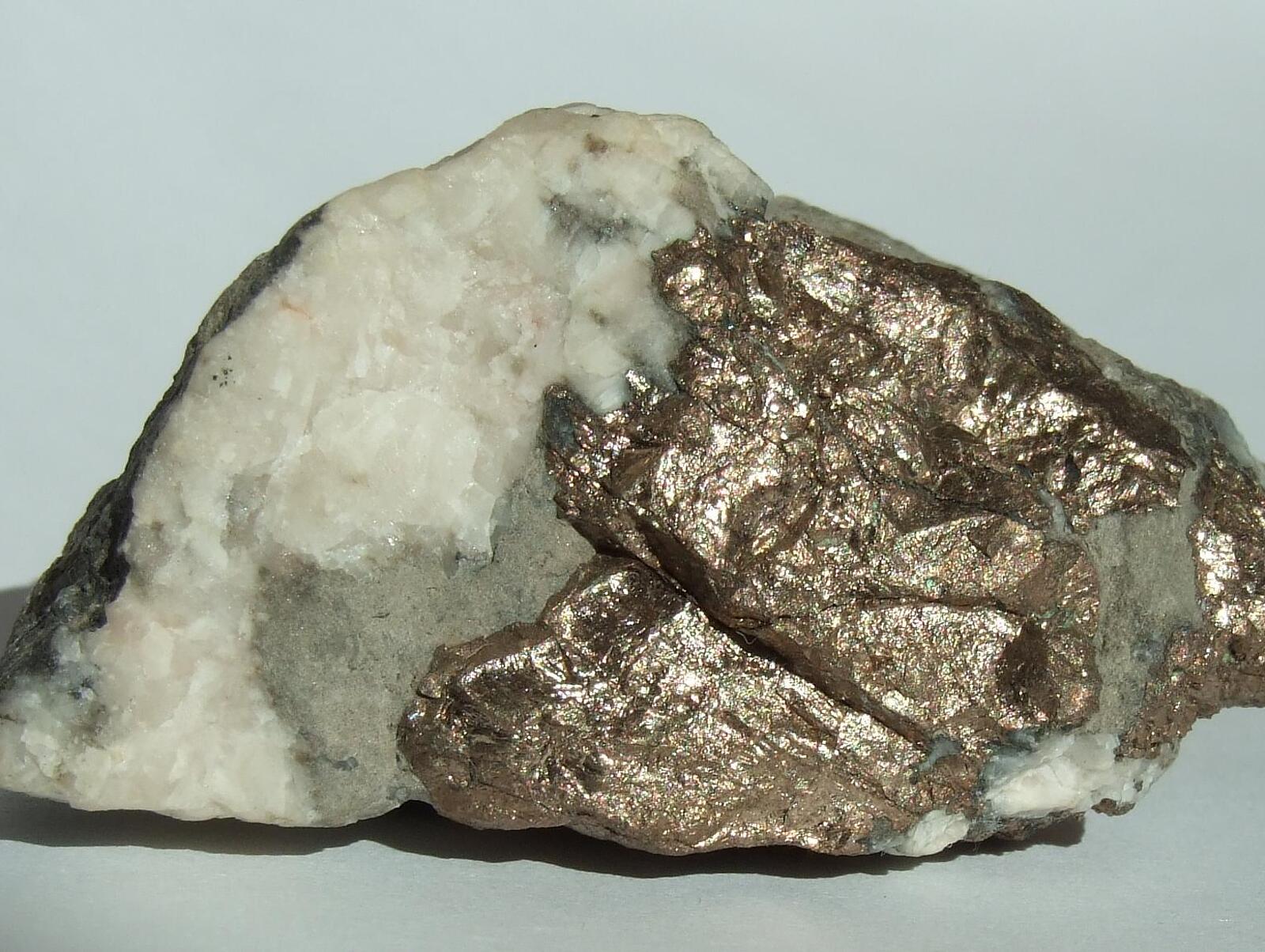 Pyramidal nickeline crystal in nickeline matrix. FOV = 2 x 3 mm