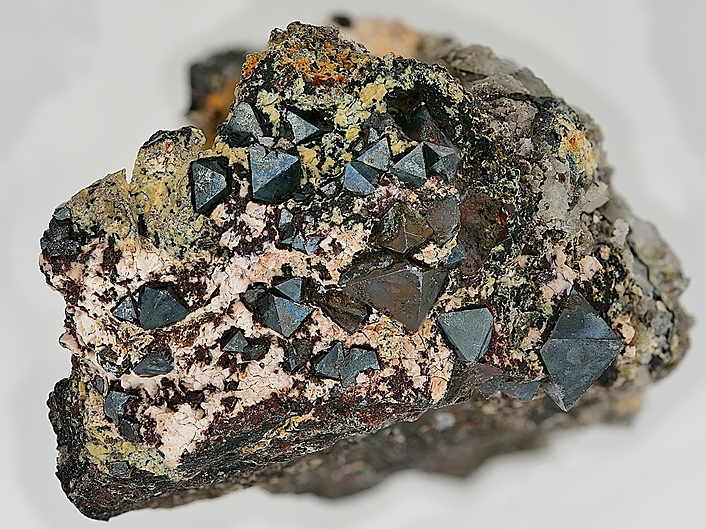 Titanium-bearing Magnetite: Mineral information, data and localities.
