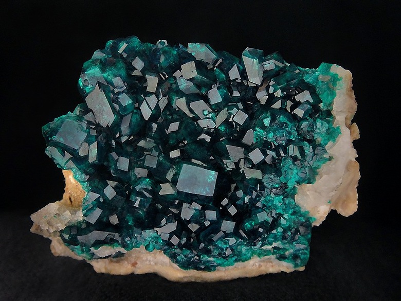 Dioptase Mineral information data and localities