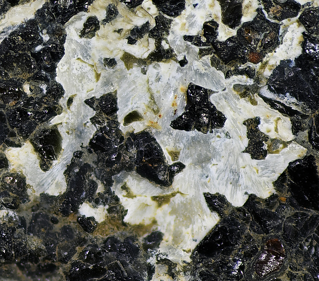 Dmisteinbergite: Mineral information, data and localities.