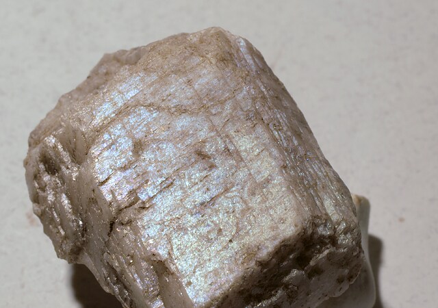 Albite (Var: Peristerite)