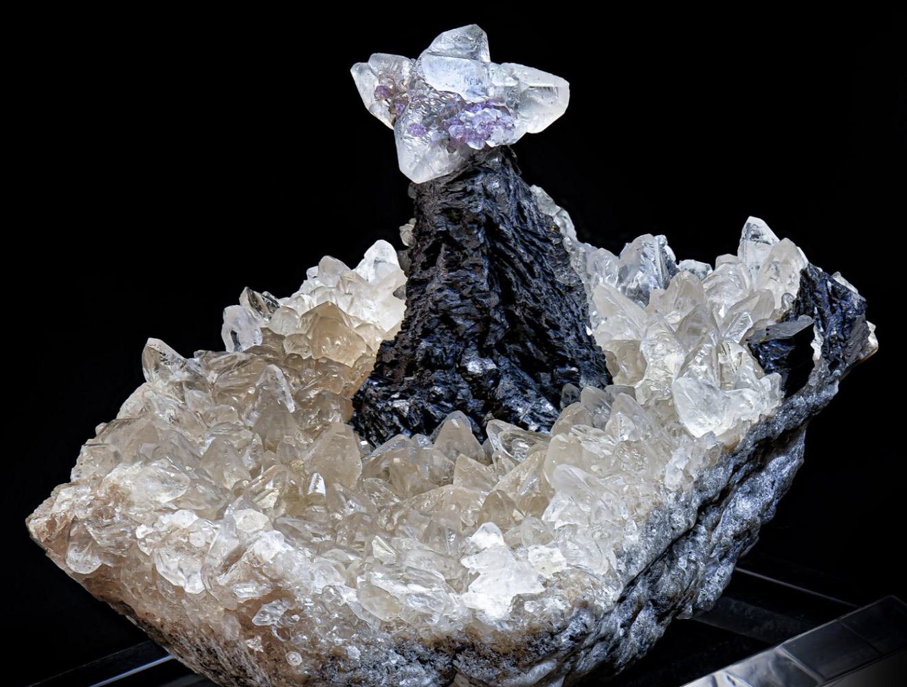General : Location WANTED: Calcite and Fluorite on Galena on calcite bed