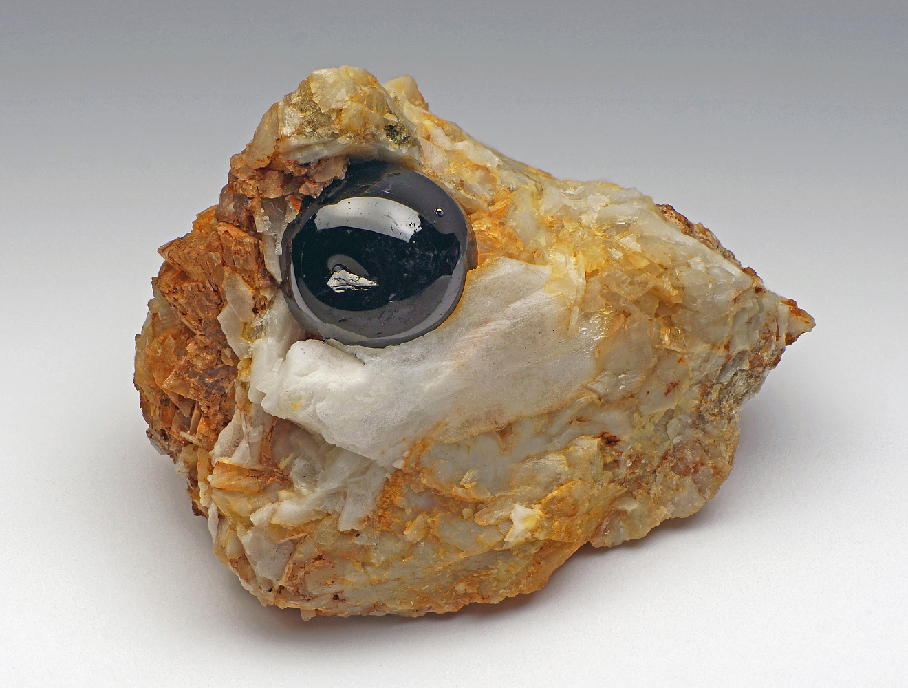 Bitumen: Mineral information, data and localities.