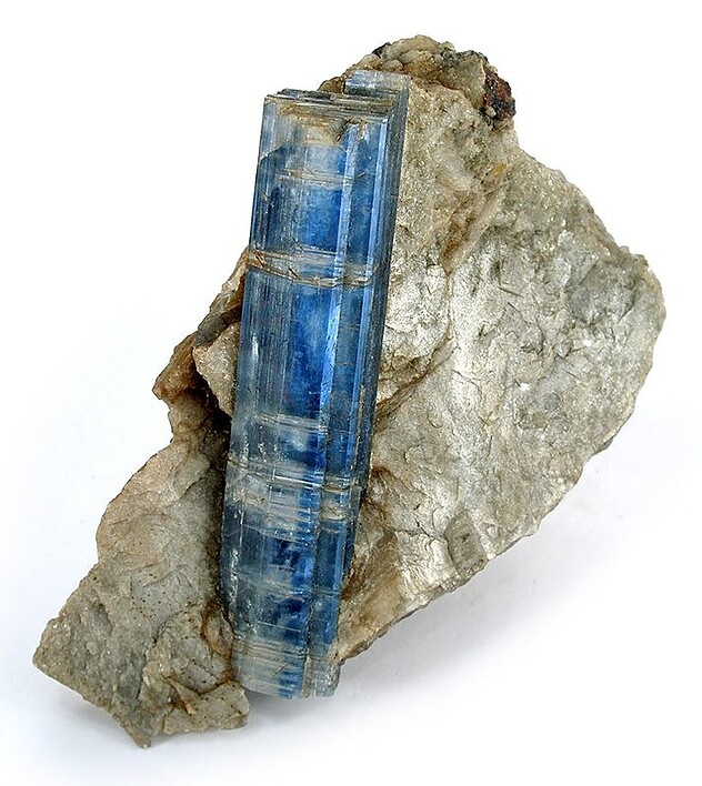 Kyanite: Mineral information, data and localities.