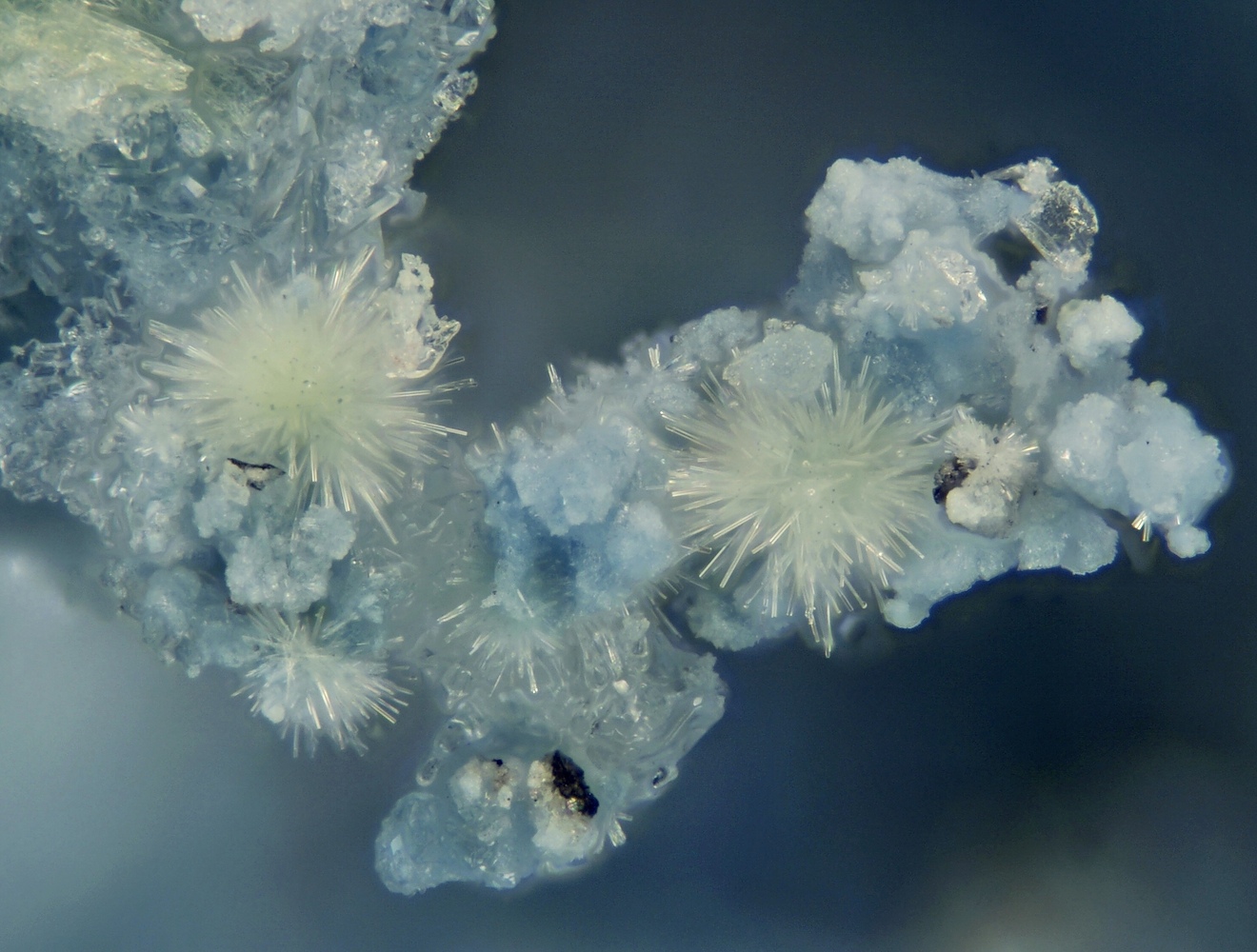 Lussierite: Mineral information, data and localities.