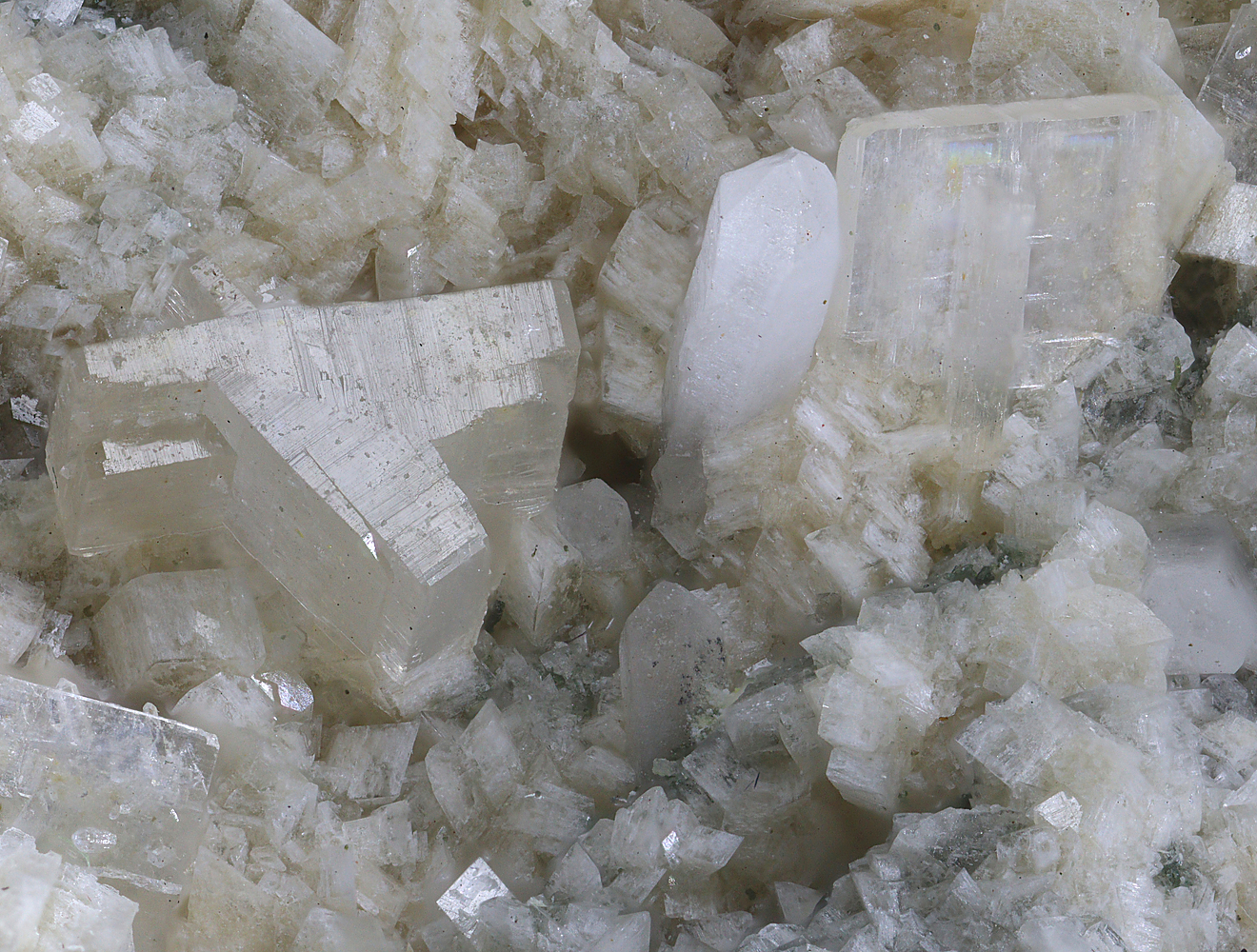 Bertrandite: Mineral information, data and localities.