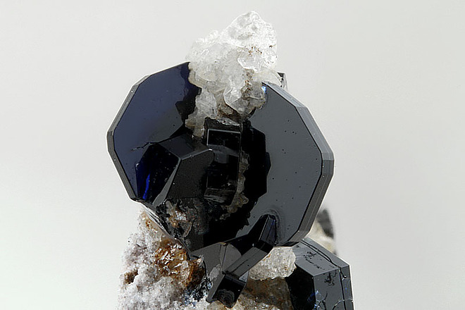 Osumilite: Mineral information, data and localities.