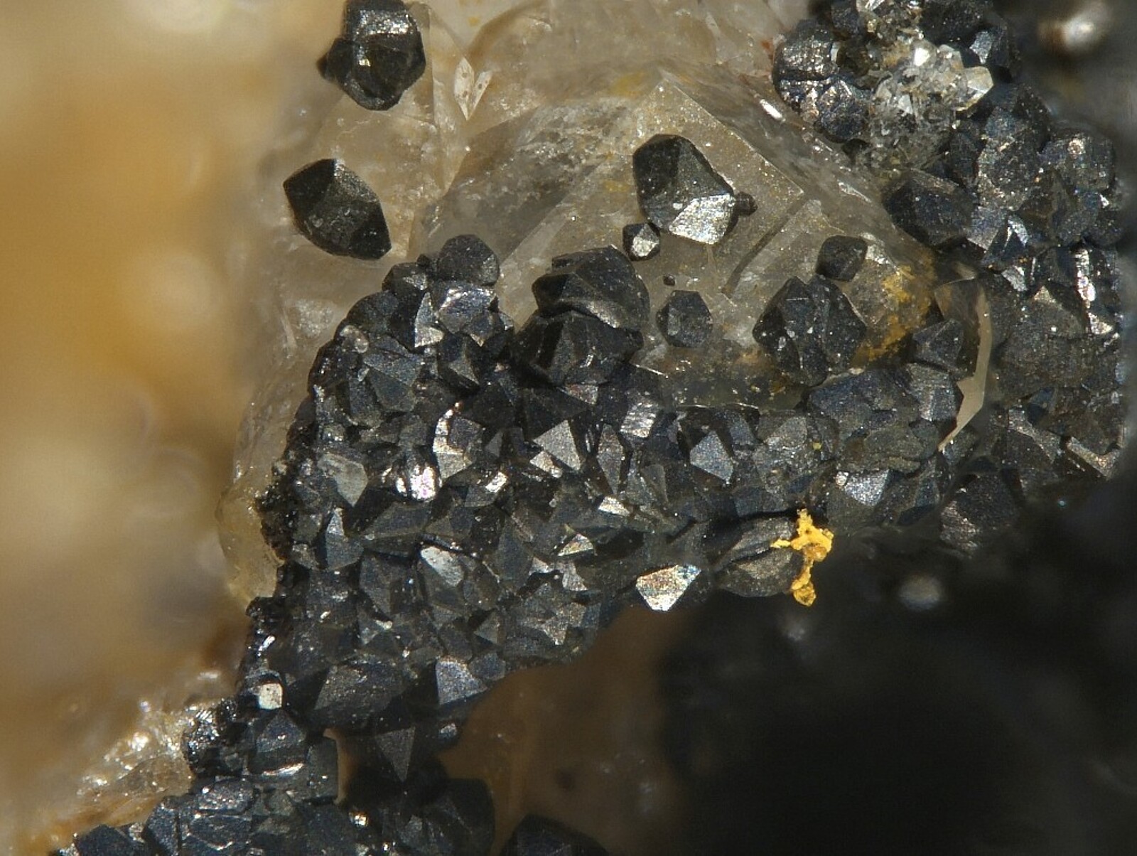 © Rob Lavinsky & irocks.com