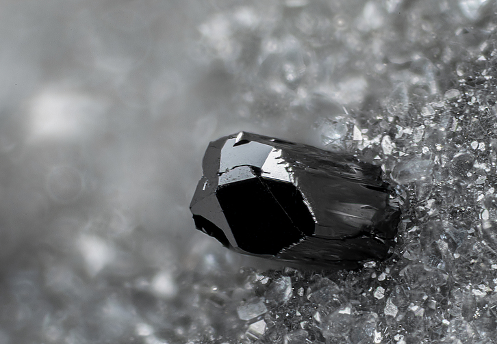 Mannardite: Mineral information, data and localities.