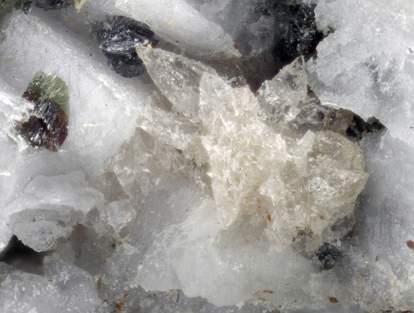 Improving Mindat.org : Nordstrandite image questioned