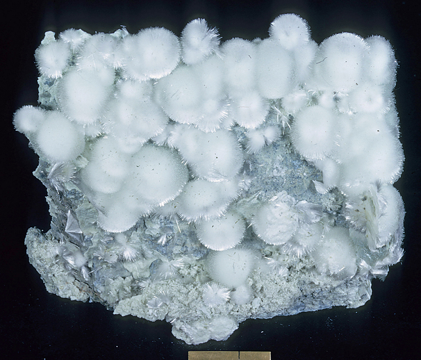 Artinite: Mineral information, data and localities.