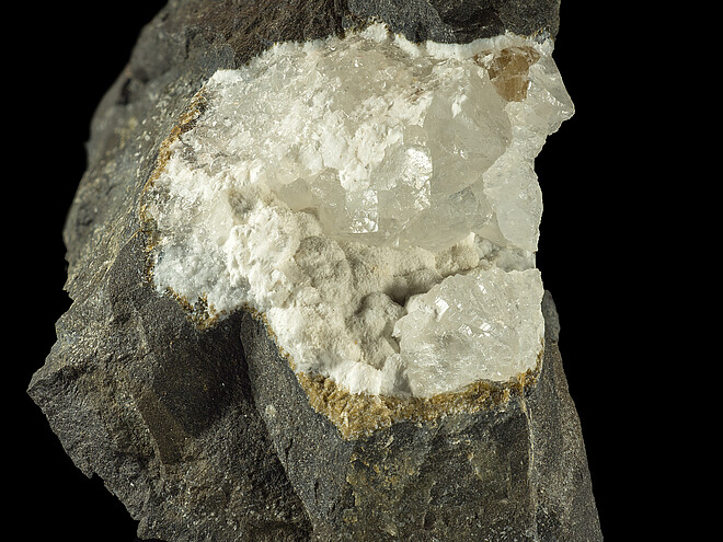 Tobermorite Group: Mineral information, data and localities.
