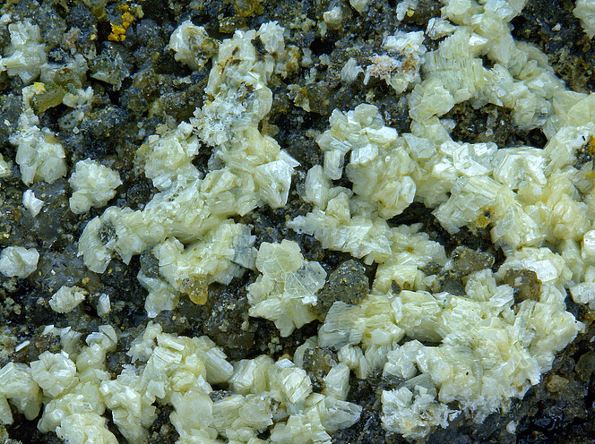 Metarossite: Mineral information, data and localities.