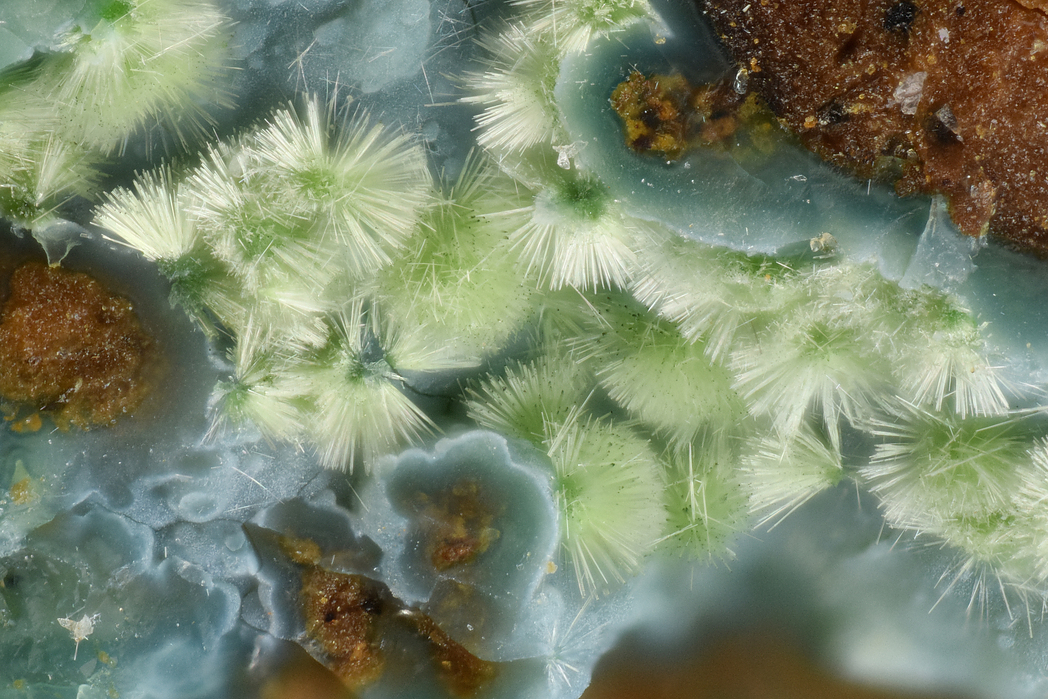 Petersite-(La): Mineral information, data and localities.