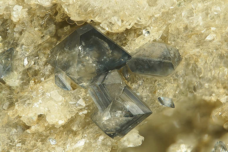 Titanite: Mineral information, data and localities.