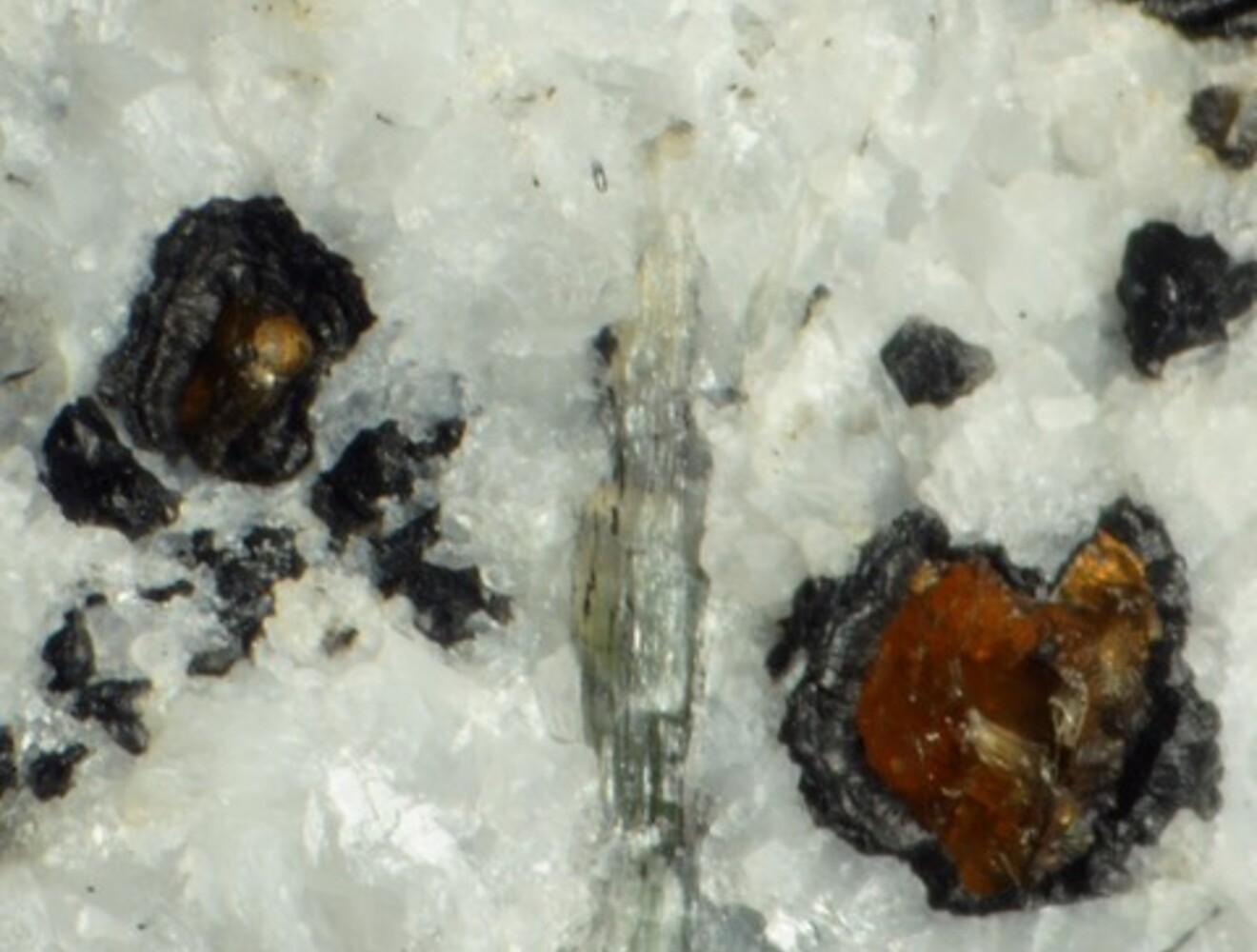 Pigeonite: Mineral information, data and localities.