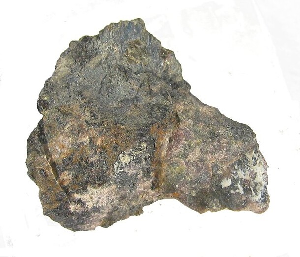 Törnebohmite: Mineral information, data and localities.