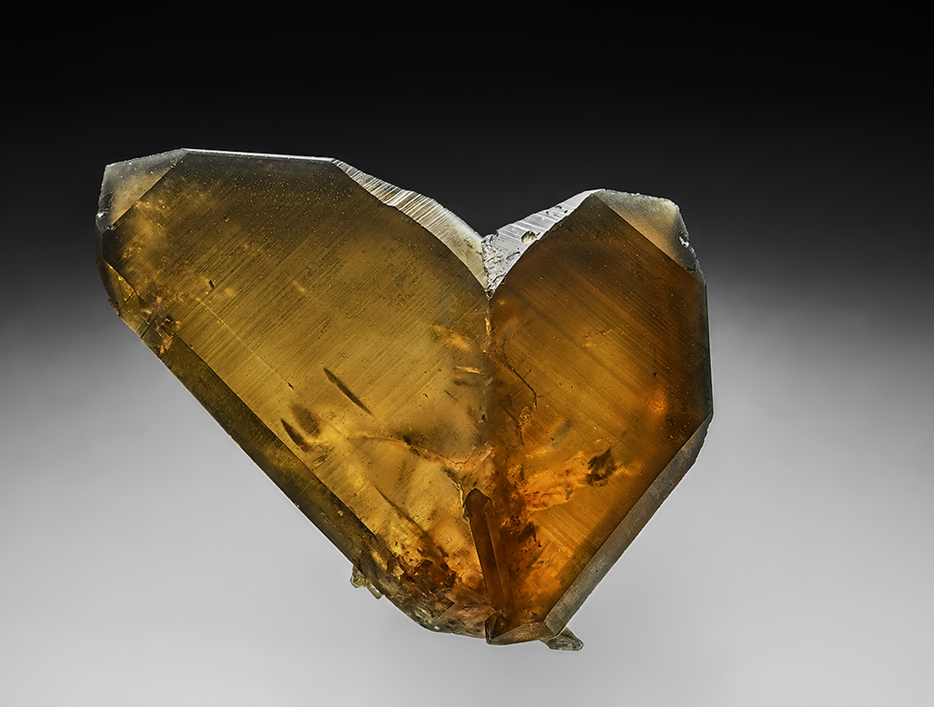 Citrine: Mineral information, data and localities.