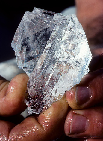 Mirabilite: Mineral information, data and localities.