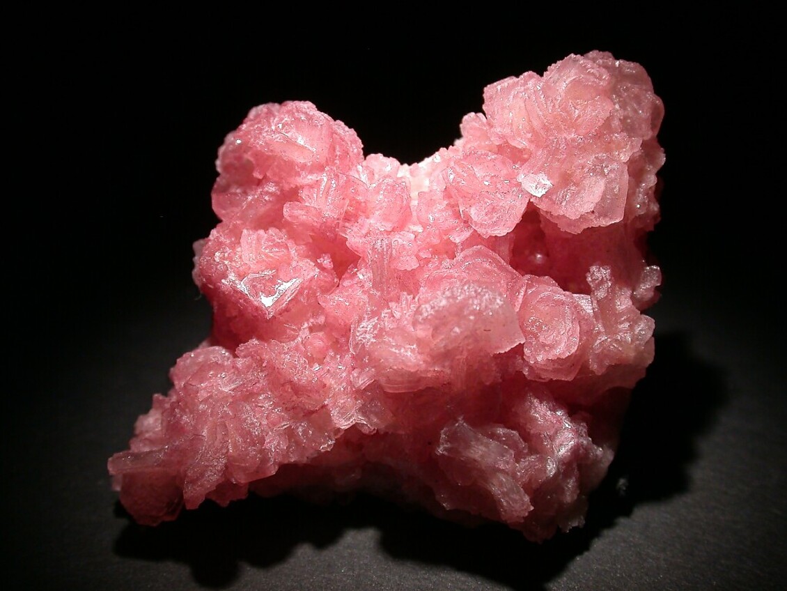 A sharp, terminated individual crystal of trona.Acquired from Richard ...