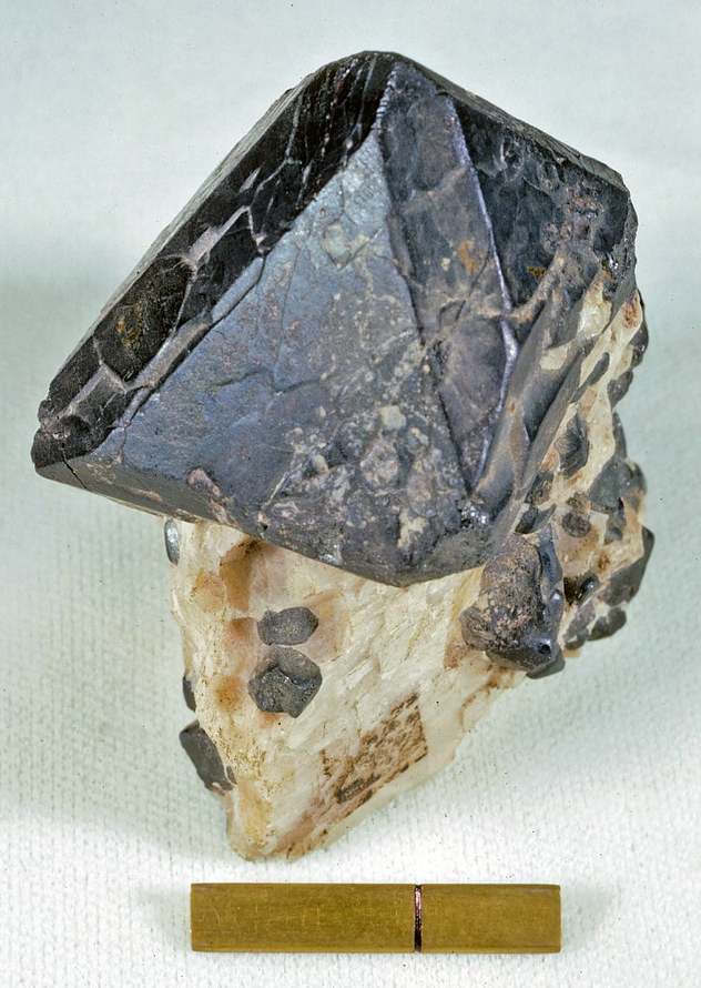 Franklinite: Mineral information, data and localities.