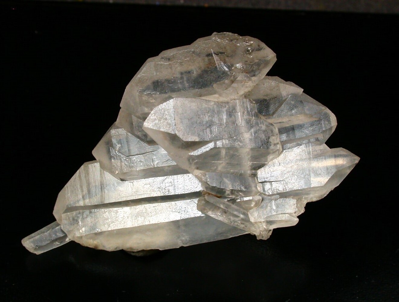 Photos : A gwindel? Or just a faden quartz with a twist?
