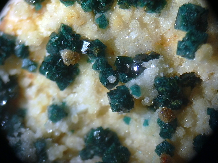 Herbertsmithite: Mineral information, data and localities.