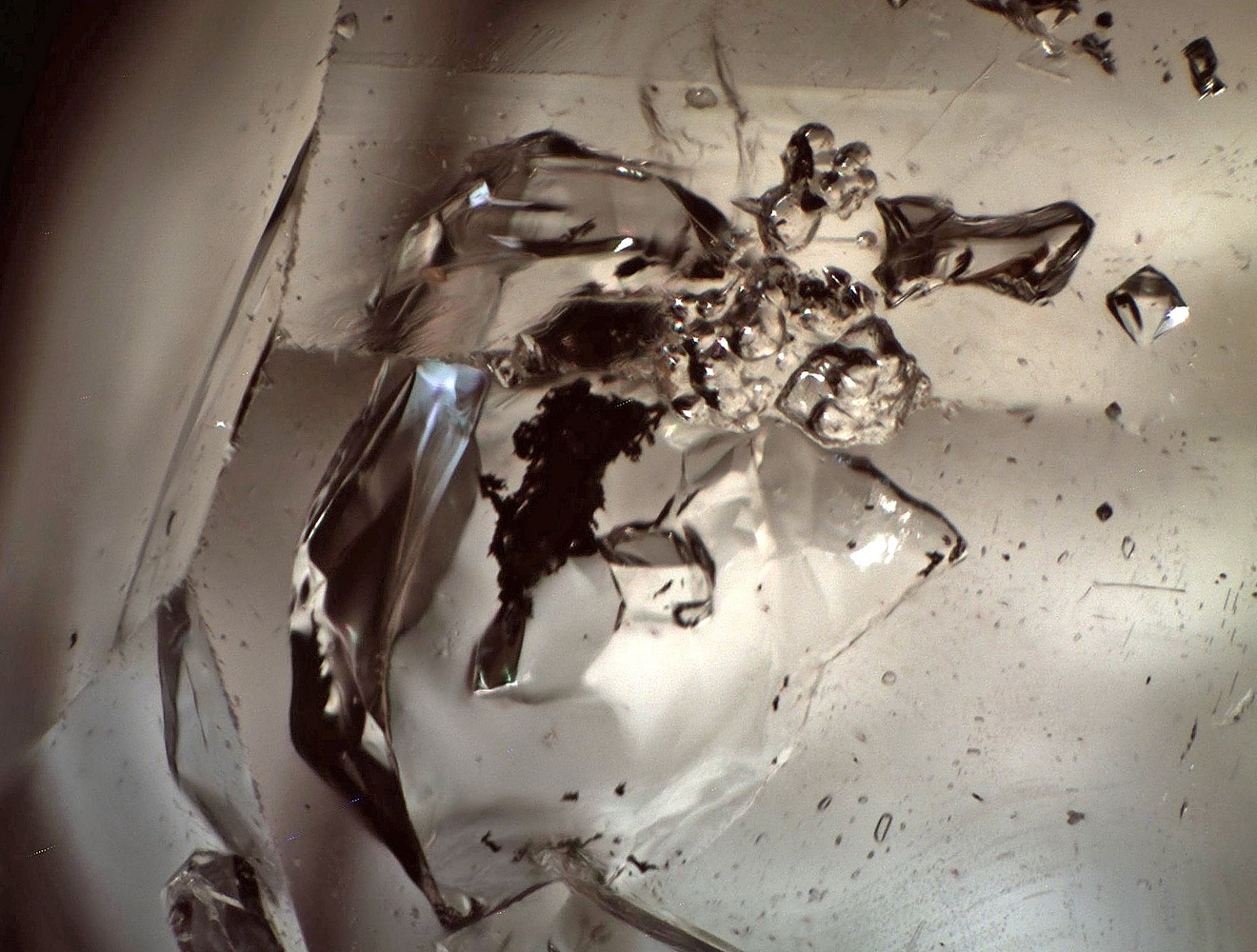 Enhydro Quartz: Mineral information, data and localities.